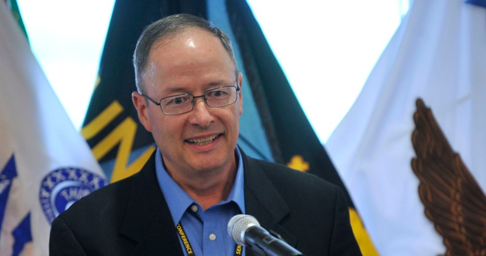 Former NSA director: It's time to trash the federal cybersecurity ...